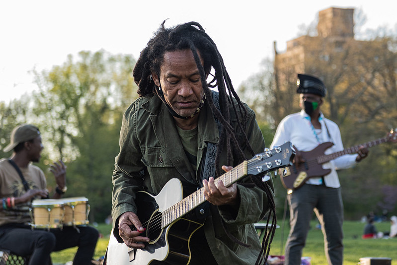 And the band played on - Pavement Pieces